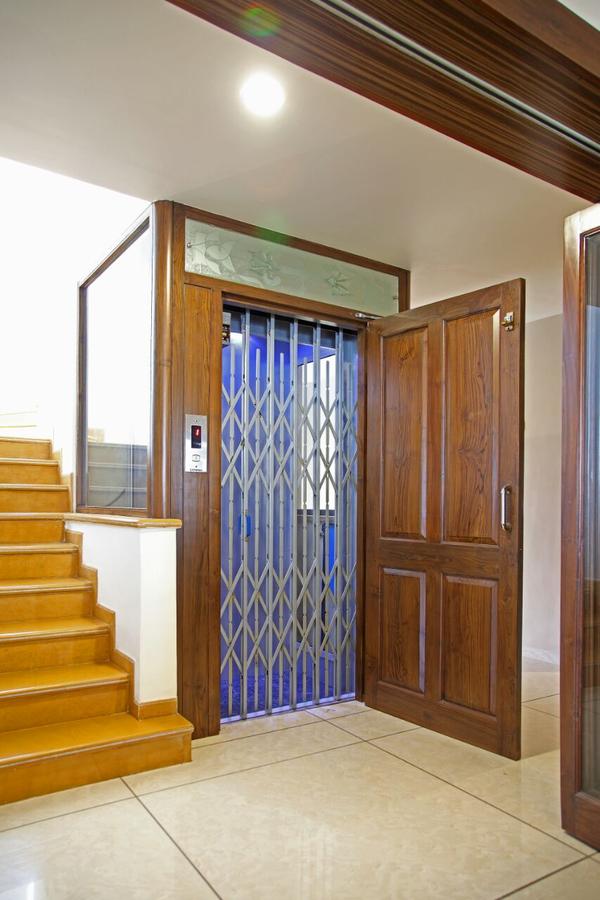 HYDRAULIC LIFT -HIGH SPEED ELEVATORS, Mumbai